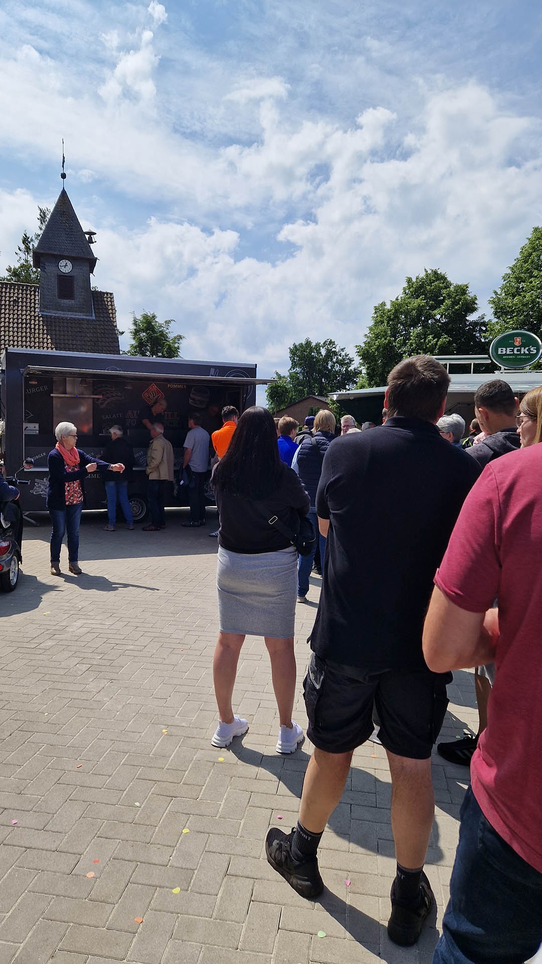 Tante Enso eröffnet in Barver